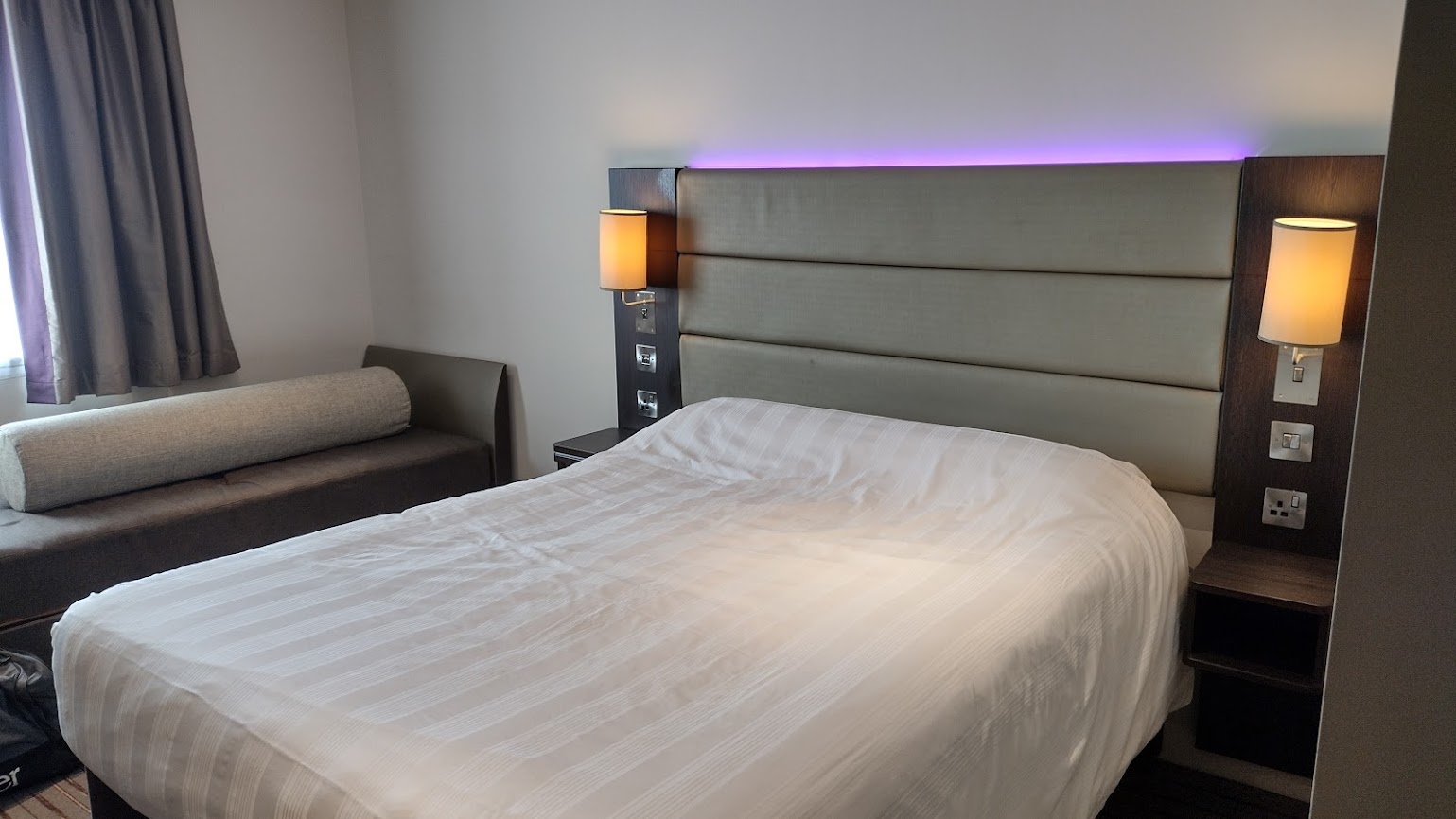 Premier Inn Brixton - Review - Plane Beauty