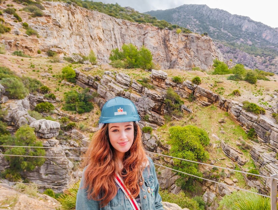 How To Travel as a Student - Plane Beauty